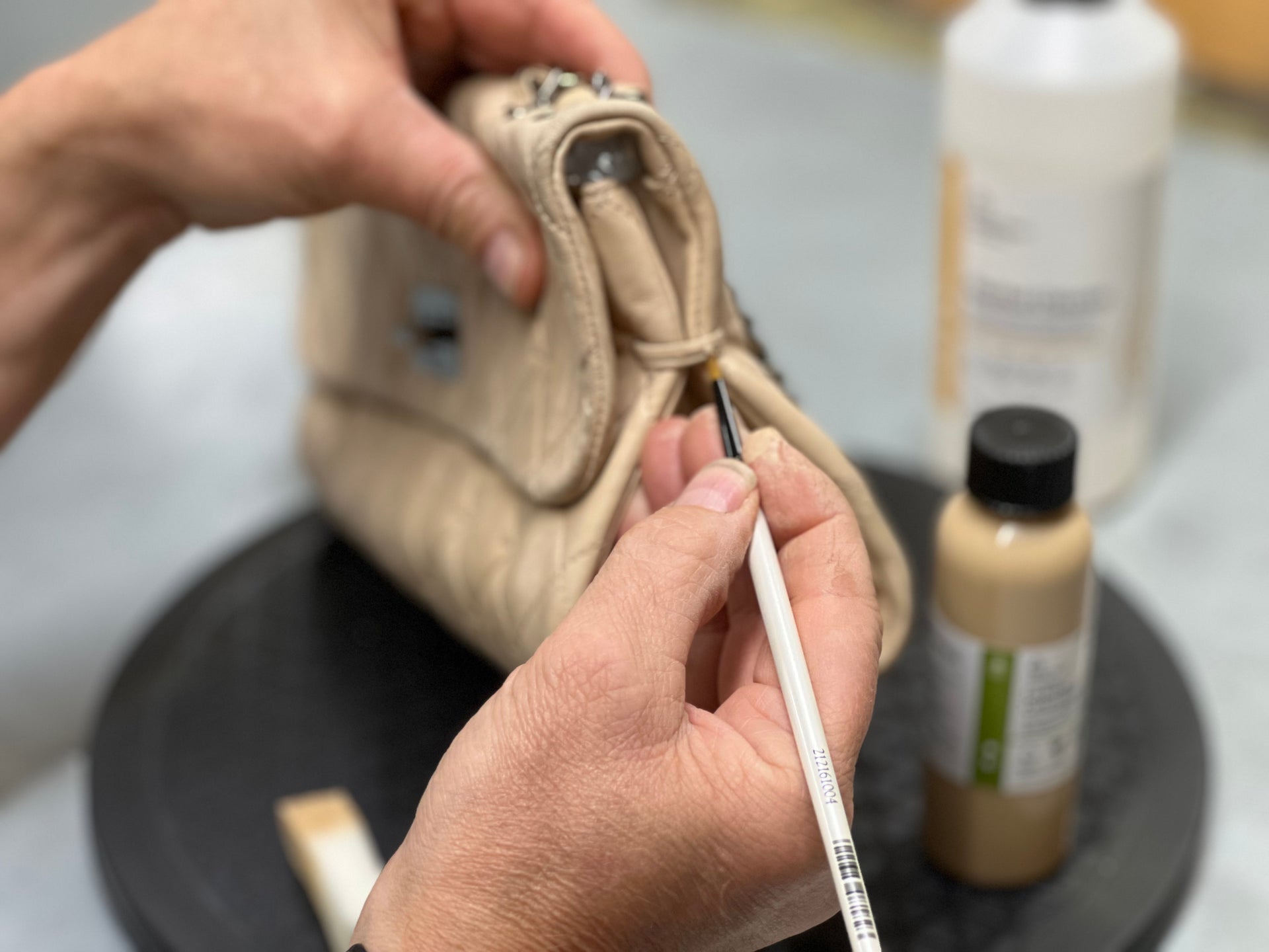 How To Paint Leather Handbags – Leather Repair Company